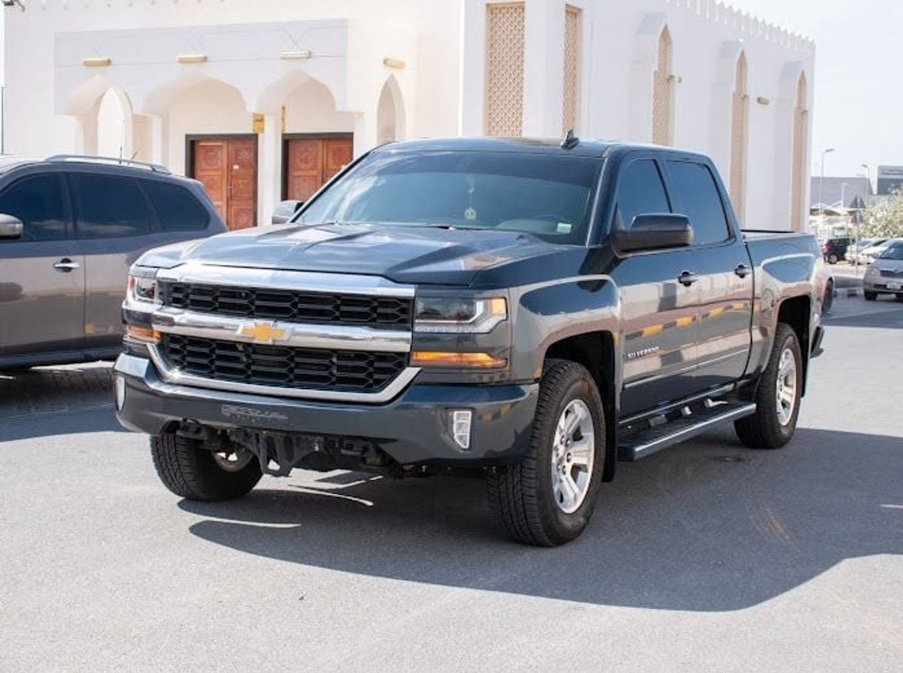 Used Chevrolet Silverado LT Long Box 2018 for sale in Sharjah - 712367