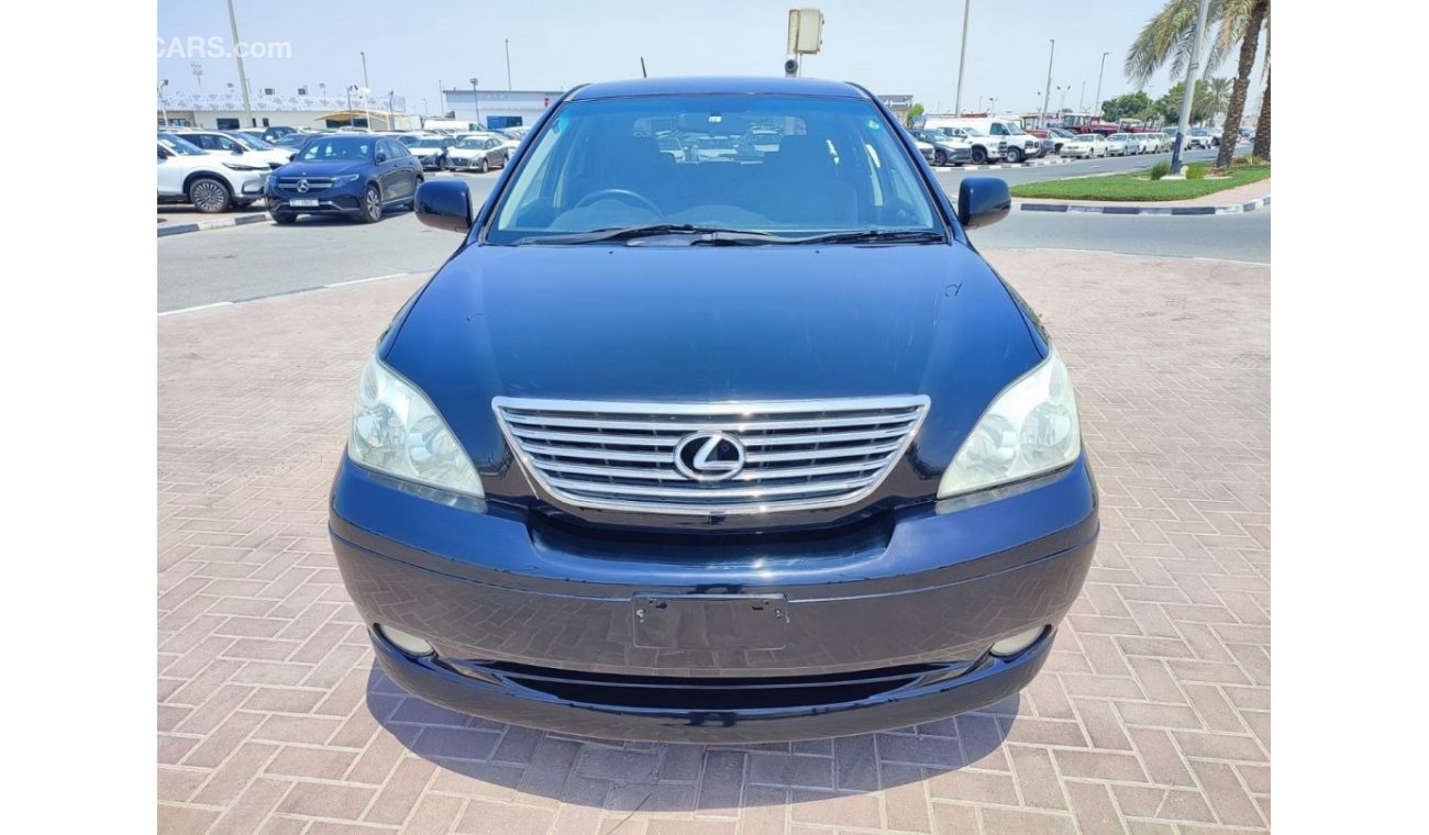 Used Toyota Harrier ACU30-0042884 2005 for sale in Dubai - 611074