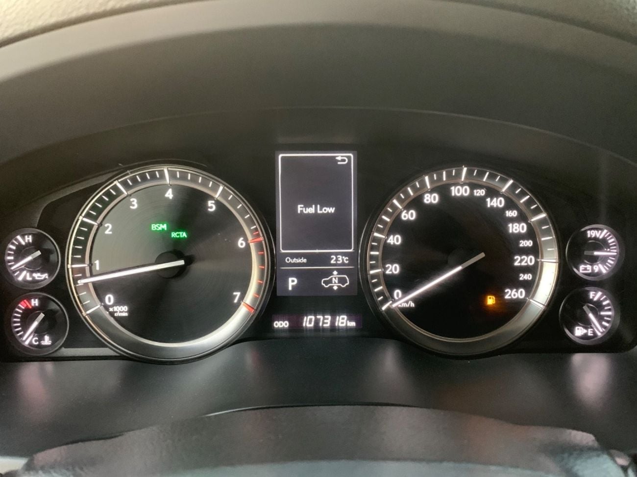 Used Lexus LX570 Signature 2019 for sale in Sharjah - 703497