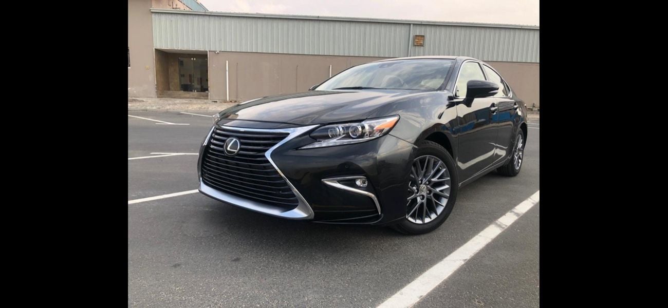 Used Lexus ES350 V 2018 for sale in Dubai - 416916