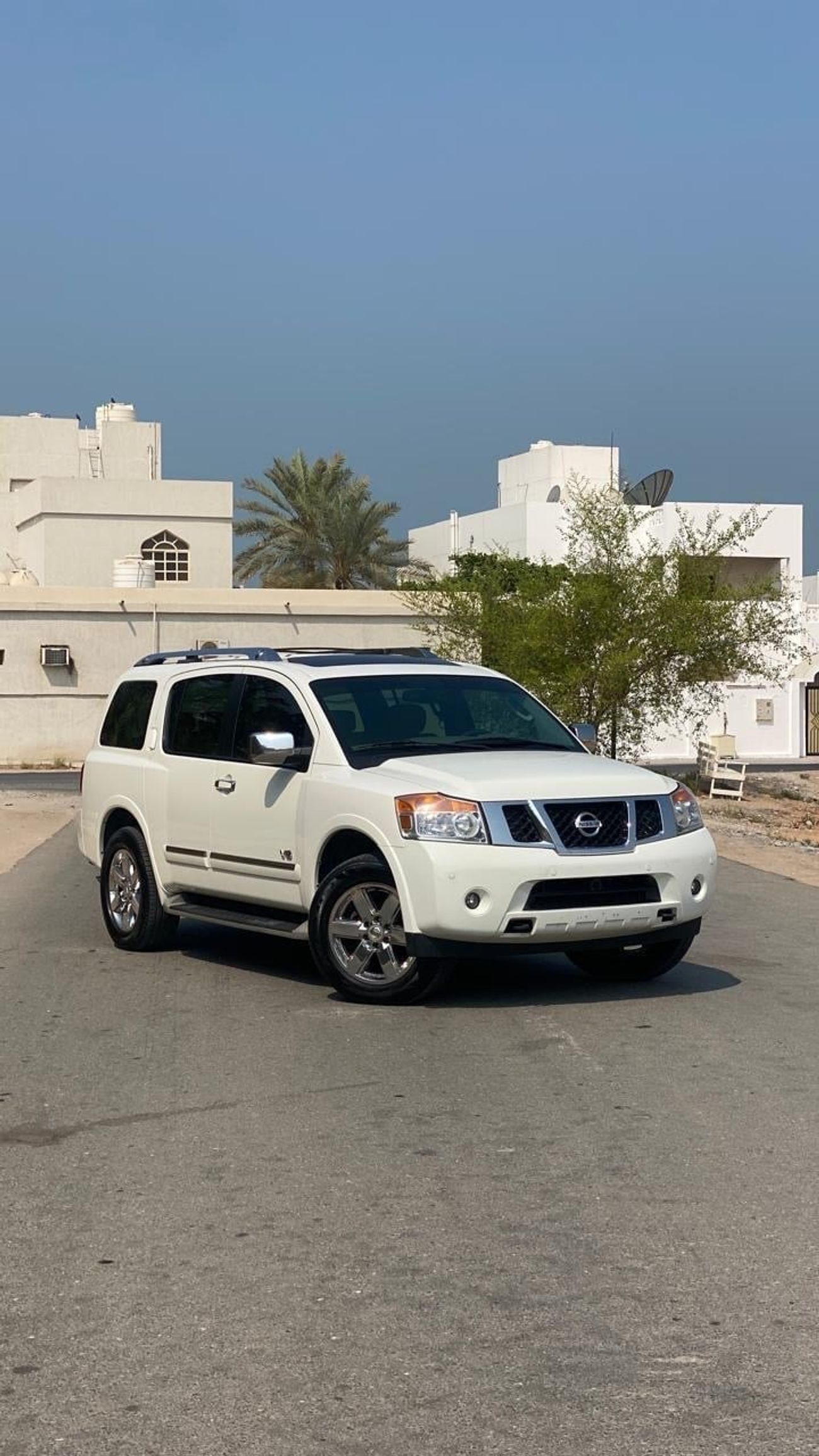 Used Nissan Armada 2011 for sale in Dubai - 784184