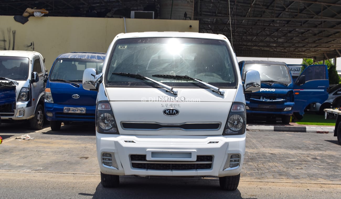 Used Kia Bongo III 2012 for sale in Dubai - 628752