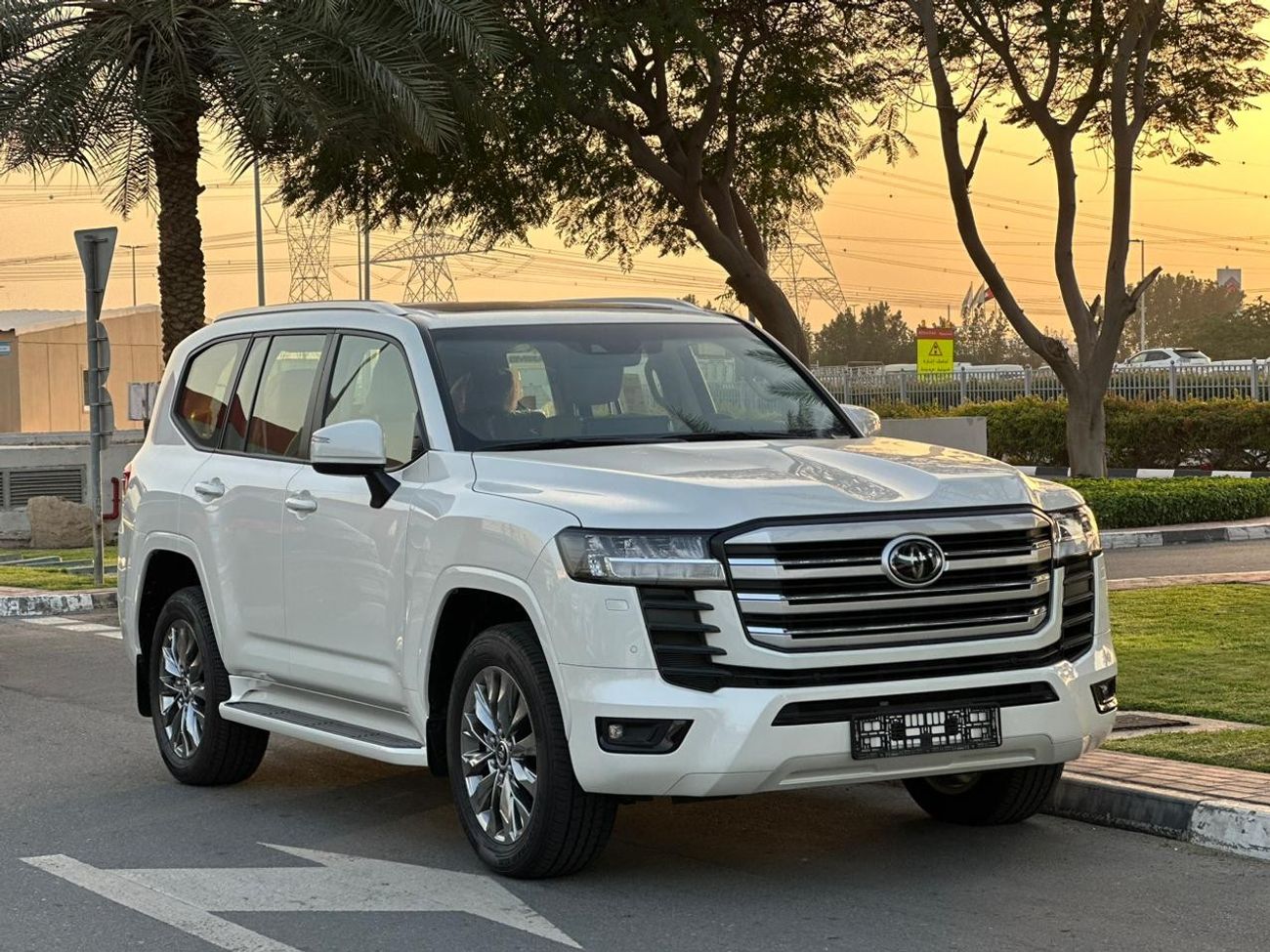 New Toyota Land Cruiser GXR (Petrol) **2022** / GCC Spec / For Export ...