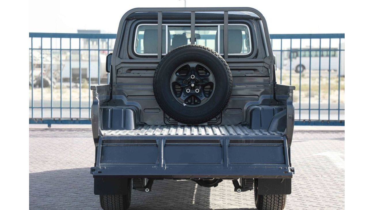 New Toyota Land Cruiser Pick Up 2024 Toyota LC79 4X4 Double Cab 4.5 V8 - Grey Mettalic inside ...