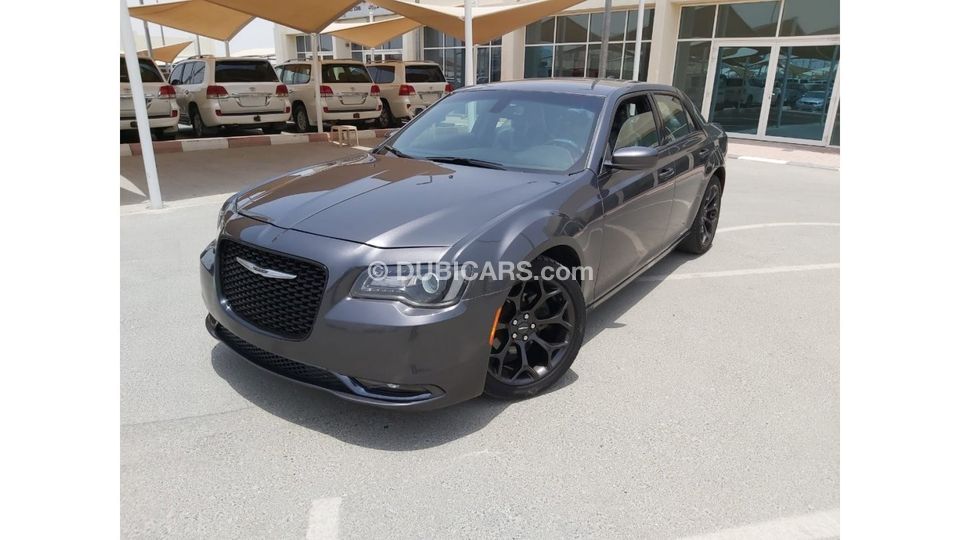 Used Chrysler 300s Very Clean Car 2019 for sale in Dubai - 429054