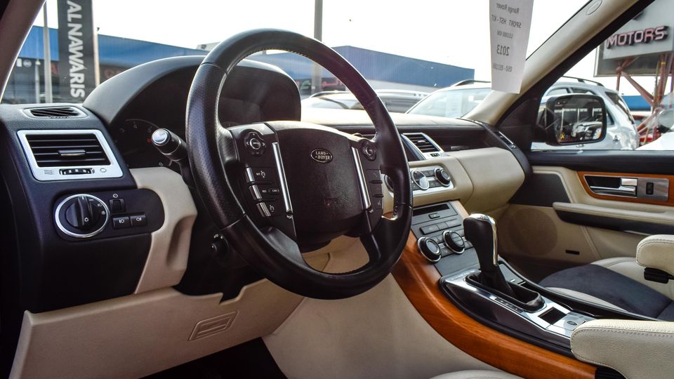 Used Land Rover Range Rover Sport HSE With HST Body kit 2013 for sale ...
