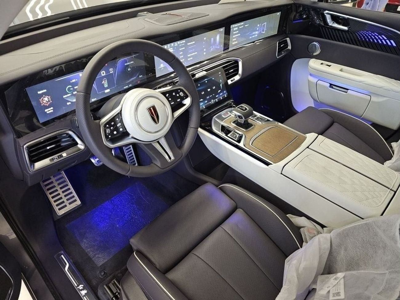 New HONGQI EHS9 HONGQI /EHS9 FULLY LOADED /LONG RANGE /6 SEATERS 2023 for sale in Dubai - 805592