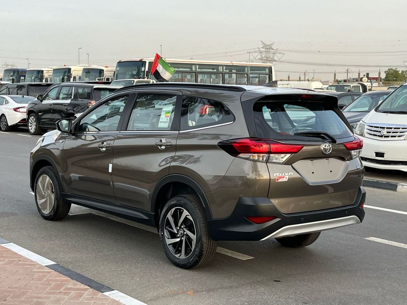 New Toyota Rush RUSH G 1.5L 7 SEATS 2023 for sale in Dubai - 711498