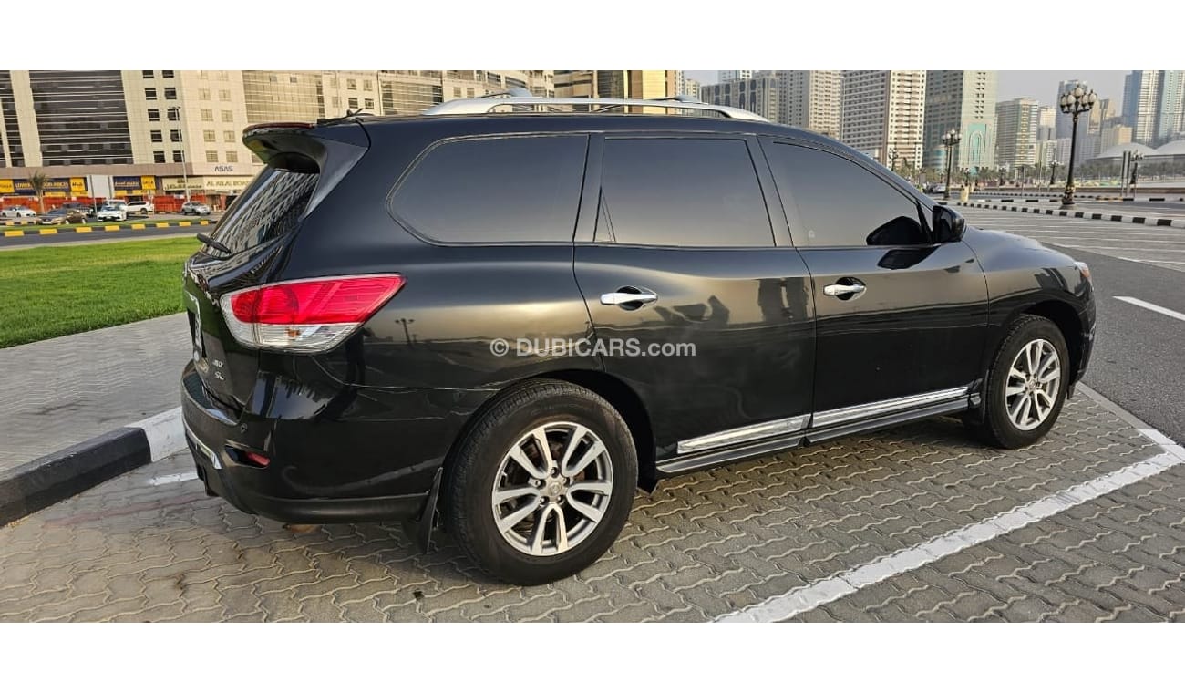 Used Nissan Pathfinder SL 2015 for sale in Sharjah - 637330