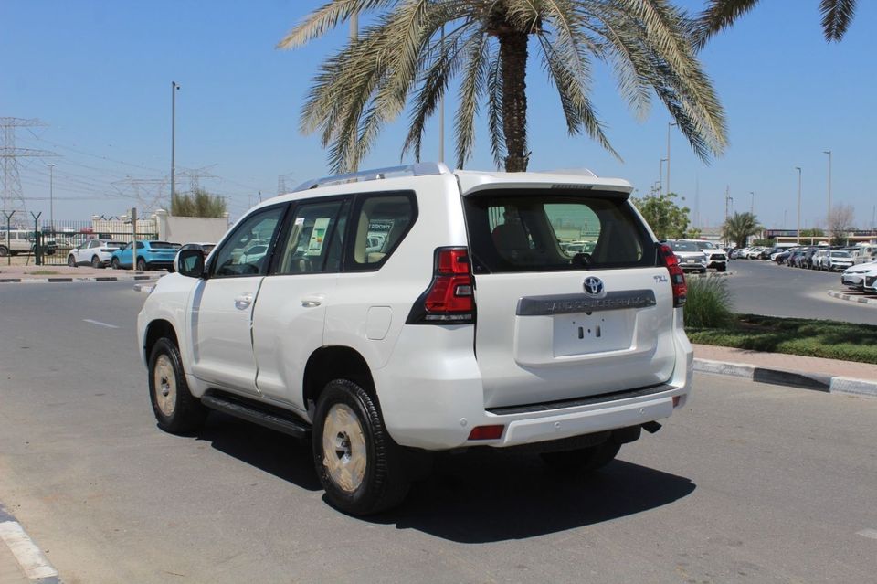 New Toyota Prado TXL 2.7L3 SUNROOF 2023 for sale in Dubai - 619883