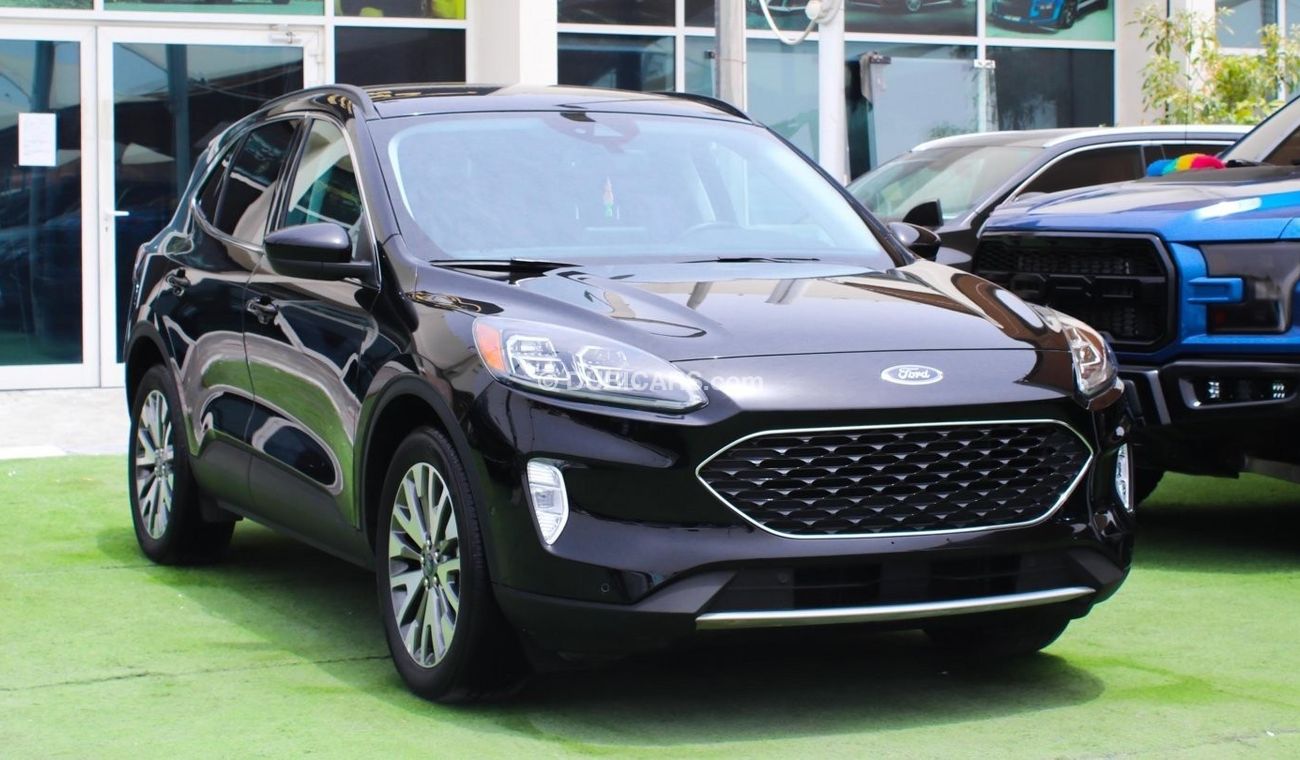 Used Ford Escape Hybrid AWD 2021 for sale in Dubai - 528216