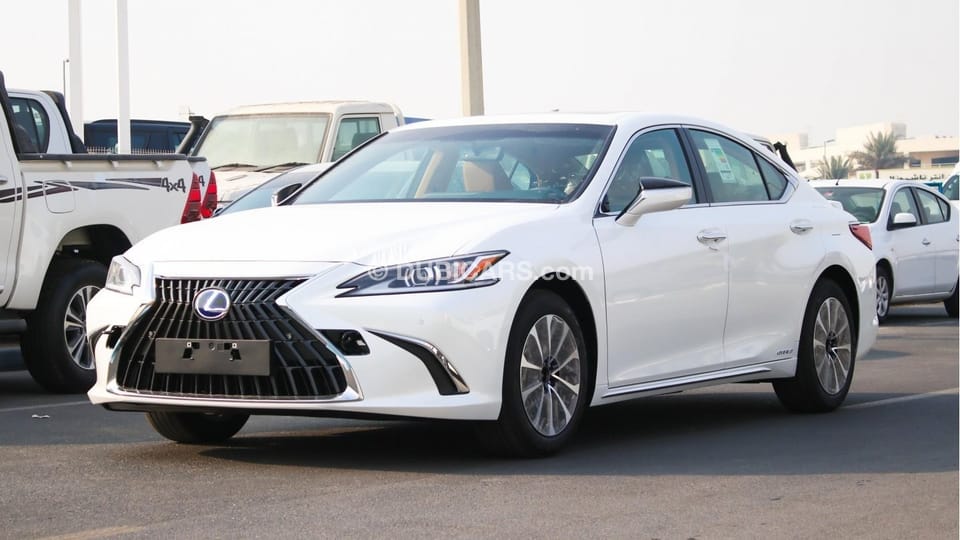 New Lexus ES 300 Hybrid 2022 for sale in Dubai - 544320