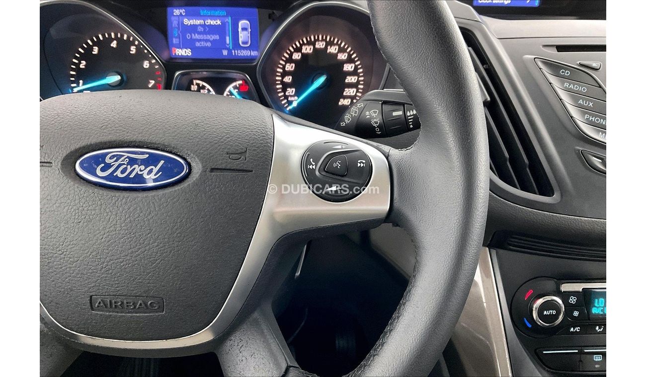 Used Ford Escape SE 2016 for sale in Dubai - 692633