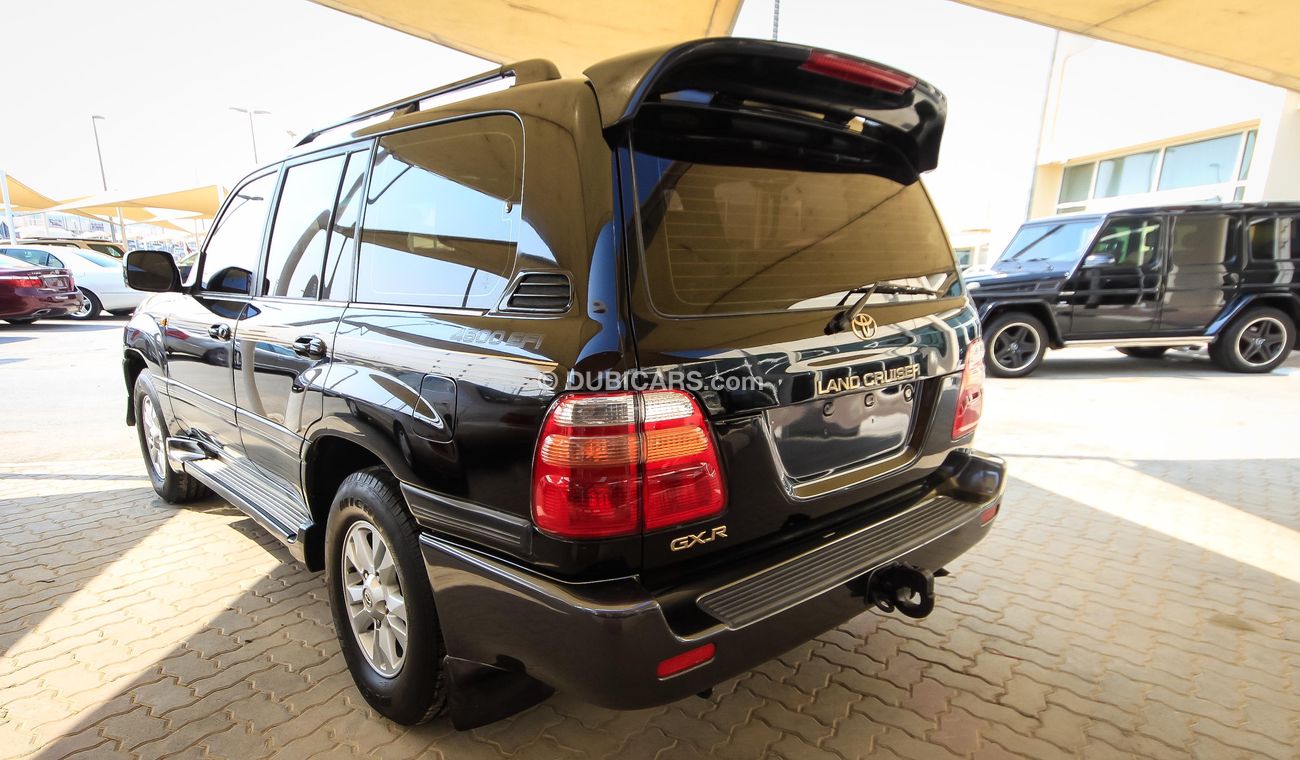 مستعملة تويوتا لاند كروزر GXR V6 2002 للبيع في الشارقة - 188286