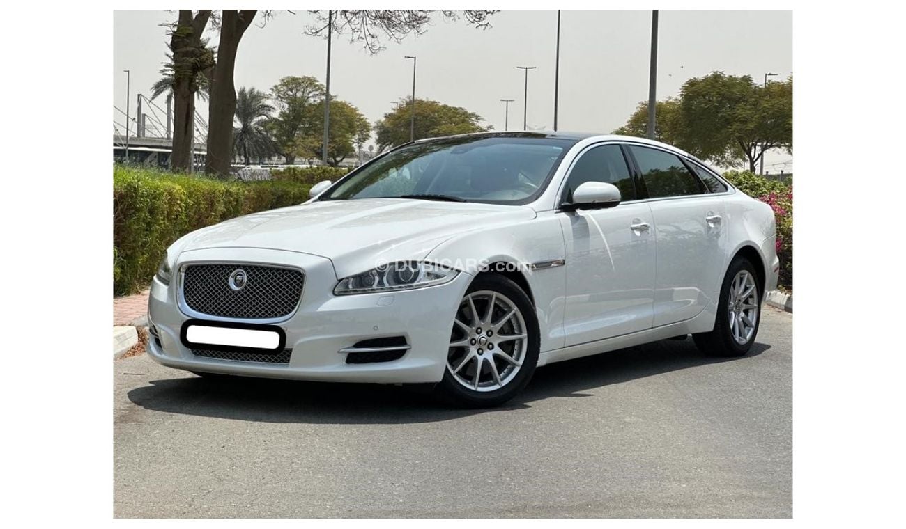 Used Jaguar XJ GCC Luxury Sedan 2013 for sale in Dubai - 652544