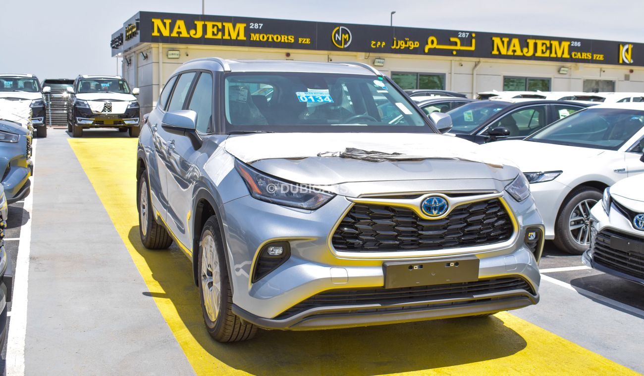 New Toyota Highlander Hybrid GLE 2.5 L 2023 for sale in Dubai - 608124
