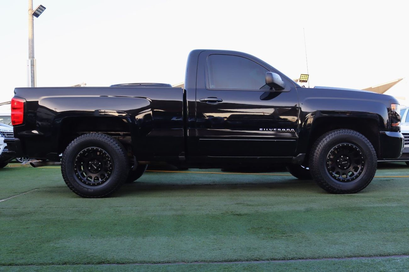 Used Chevrolet Silverado LT2 Z71 2018 for sale in Sharjah - 707534