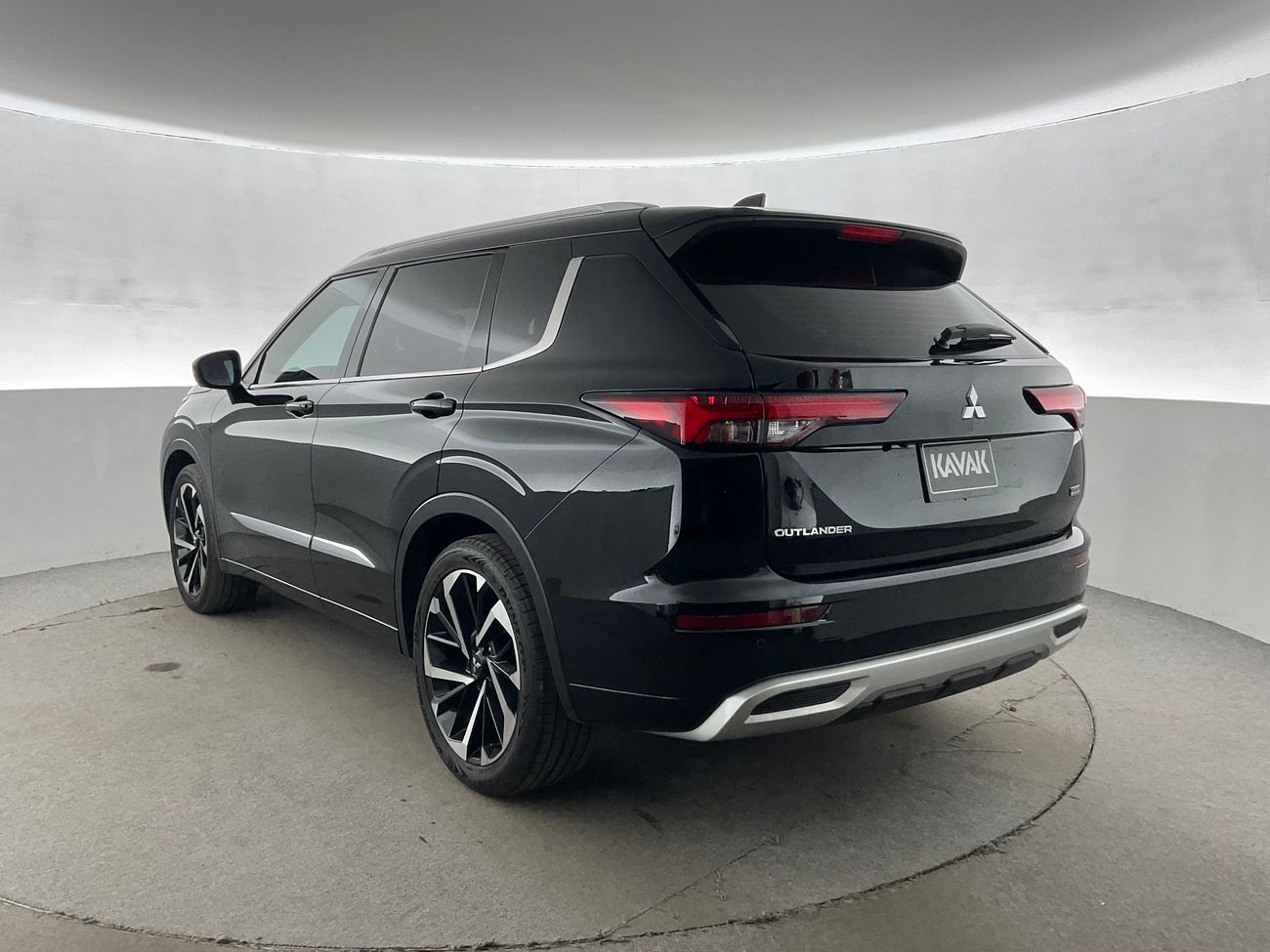 Used Mitsubishi Outlander Premium - Launch Edition | National Day Celebration | Guaranteed ...