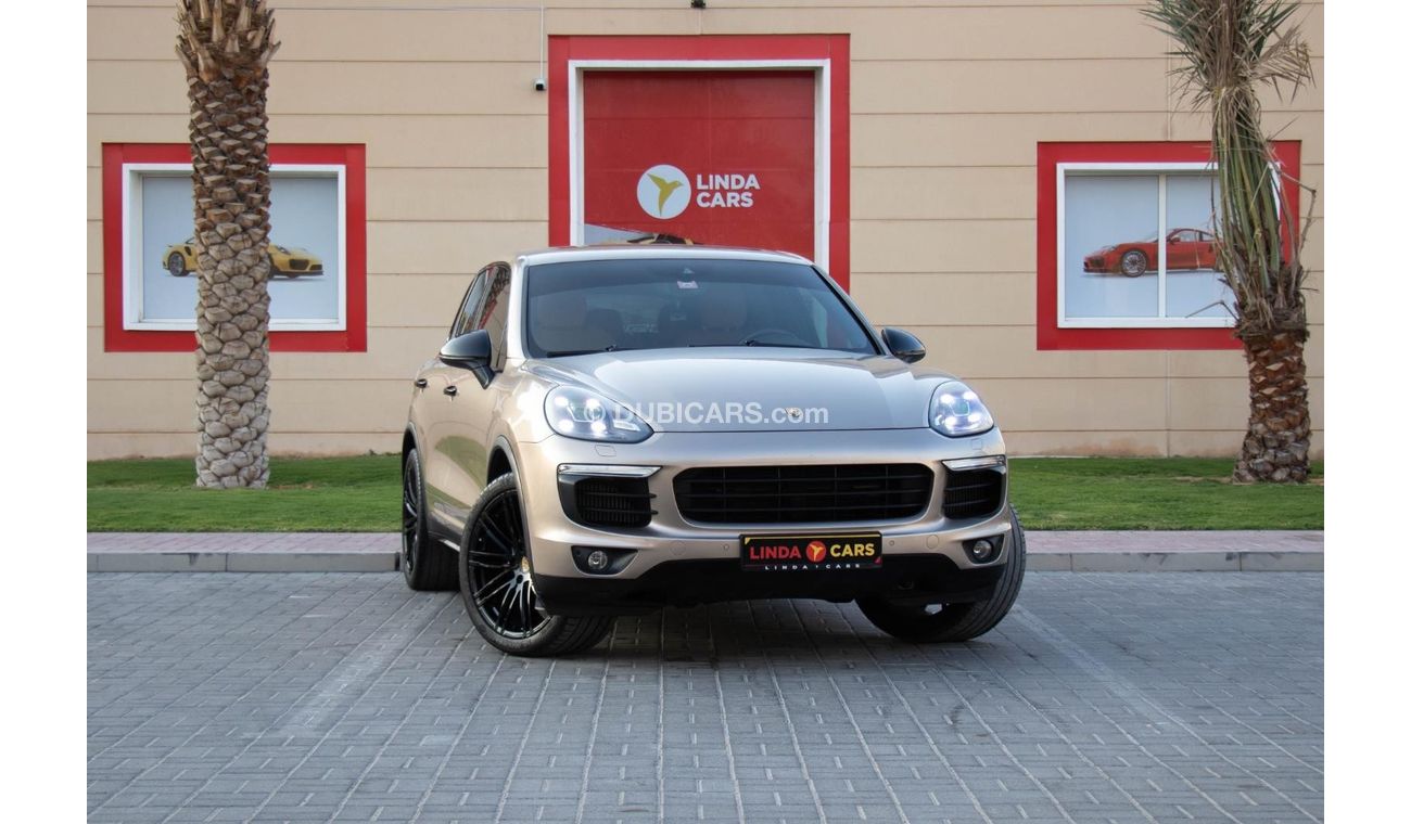 Used Porsche Cayenne 92A 2015 for sale in Dubai - 537457