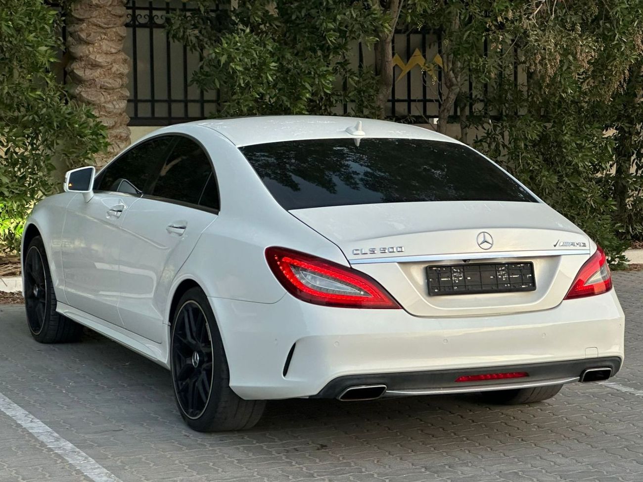 Used Mercedes-Benz CLS 500 Std 2015 for sale in Dubai - 713035