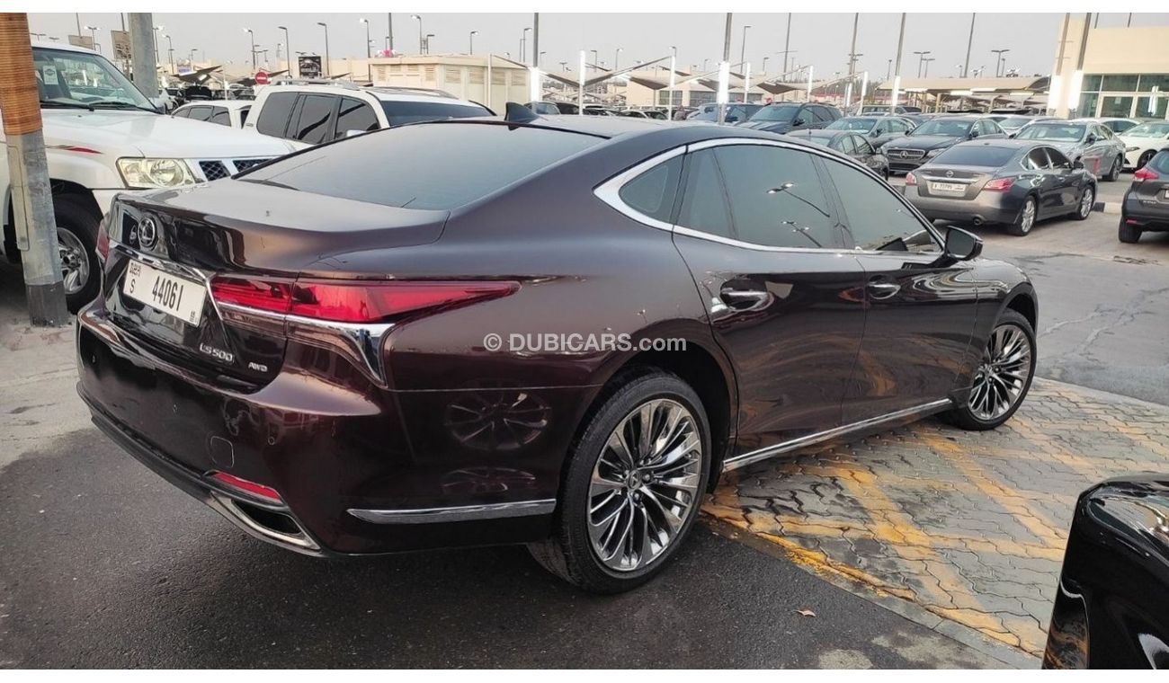 Used Lexus LS500 Lexus LS 500 TwinTurbo 2018 for sale in Sharjah - 528102
