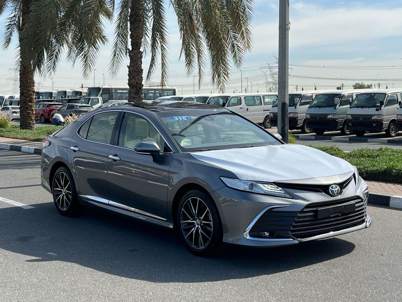 New Toyota Camry LIMITED 3.5L 2023 for sale in Dubai - 707790