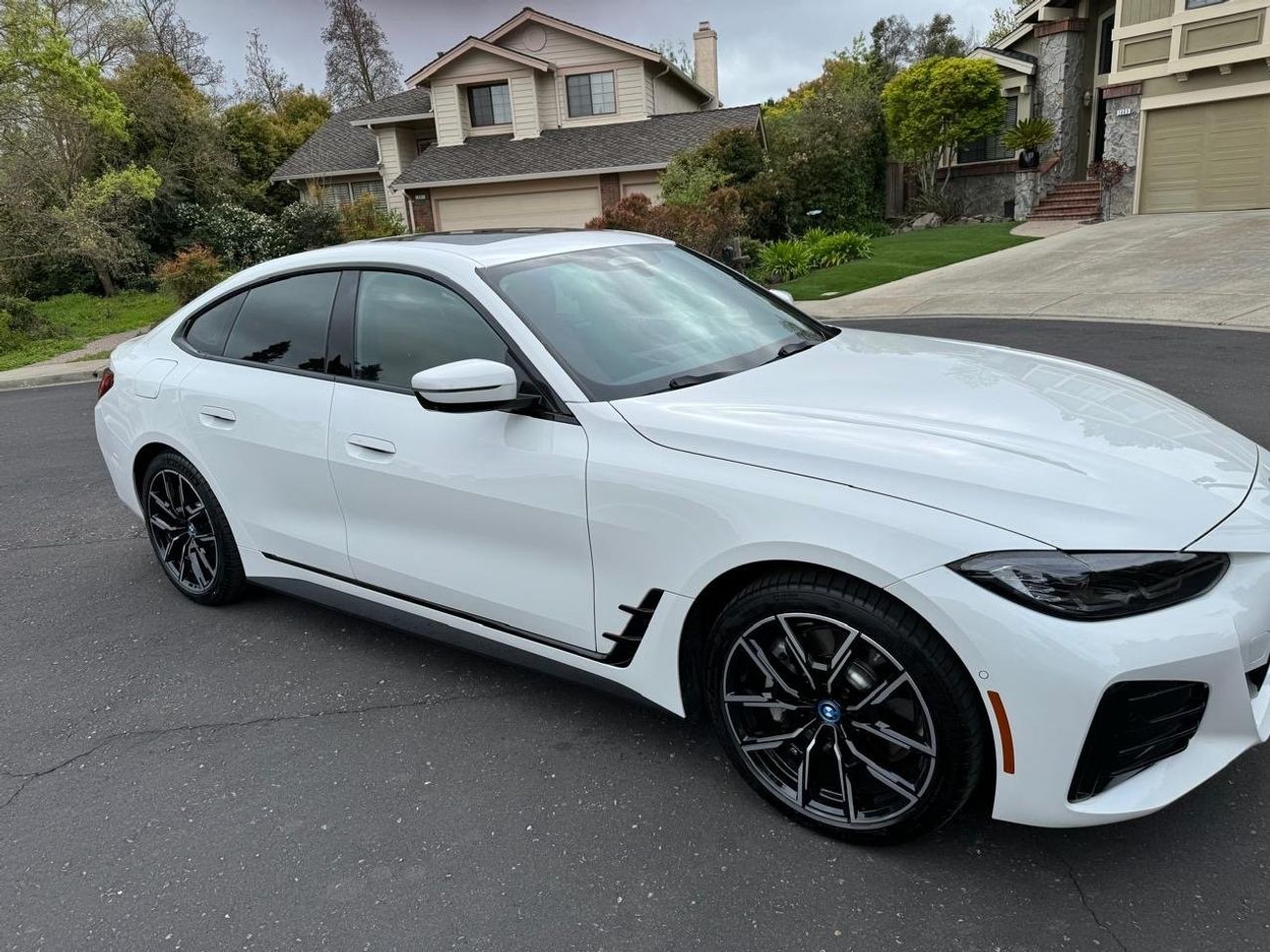 Used BMW i4 BMW A4 2022 electric car with 10,000 miles the car is in ...