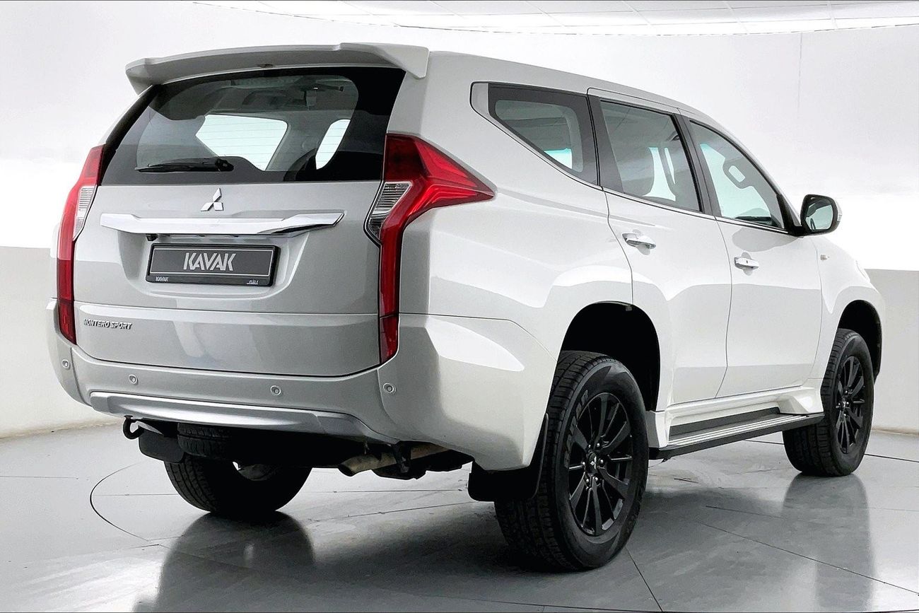 Used Mitsubishi Montero GLS Mid 2019 for sale in Dubai - 690246