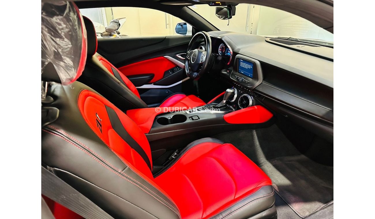 Used Chevrolet Camaro LT2 2019 for sale in Dubai - 655933