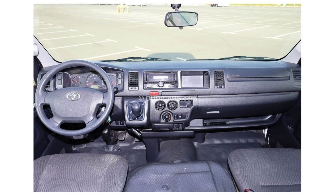 Used Toyota Hiace 13-Seater passenger Van | HiRoof | Excellent ...