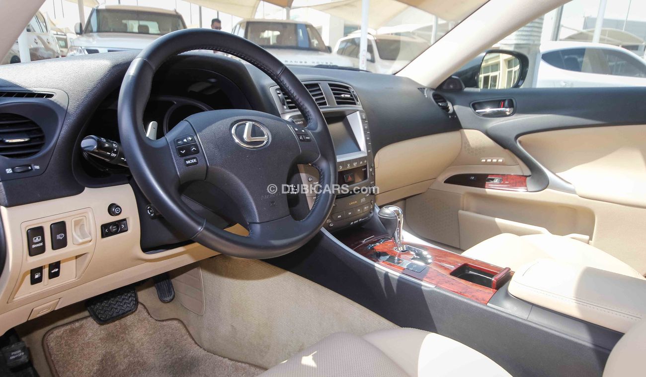 Used Lexus IS300 2008 for sale in Dubai - 150637