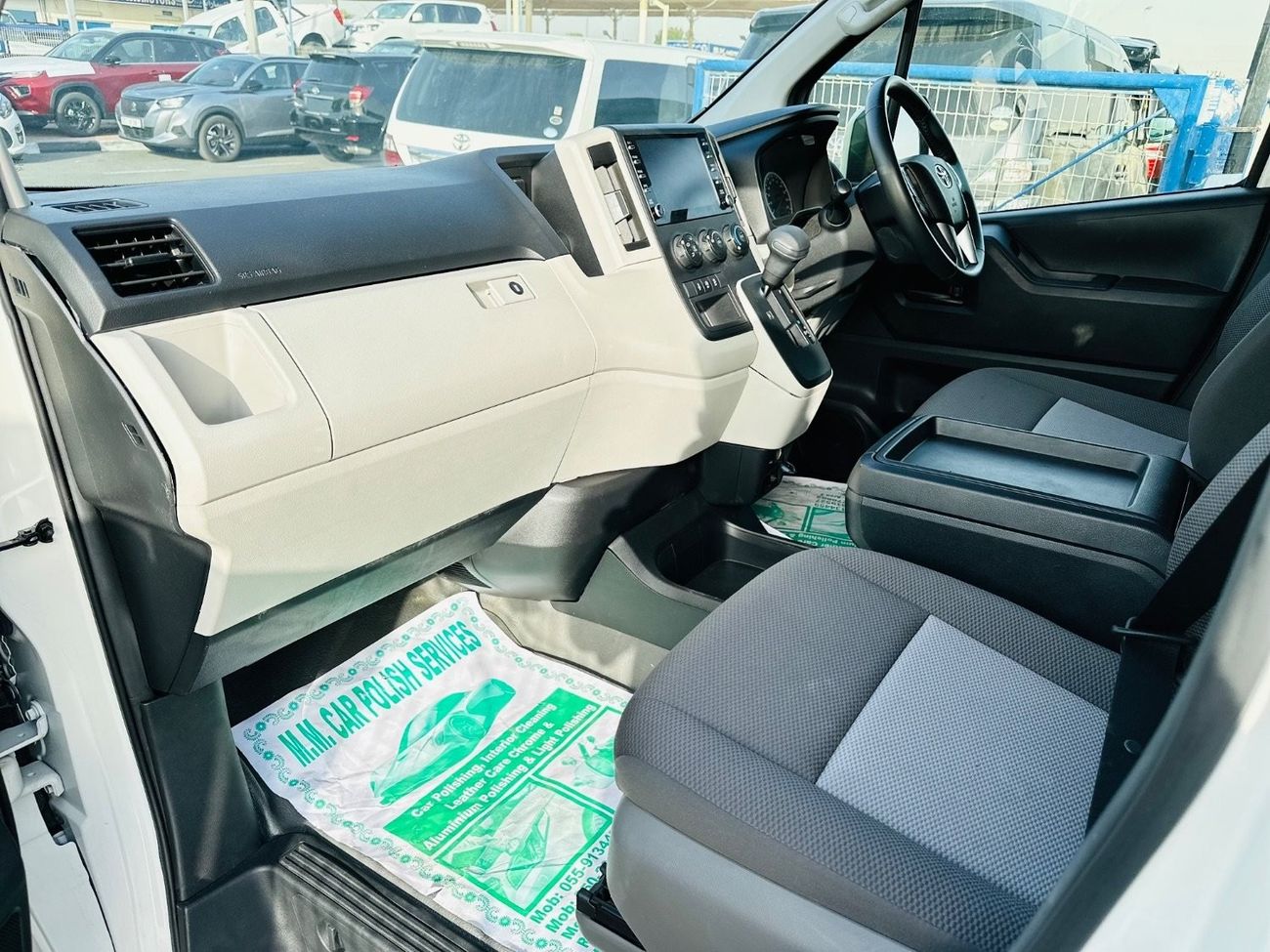 Used Toyota Hiace 2022 for sale in Dubai - 724322