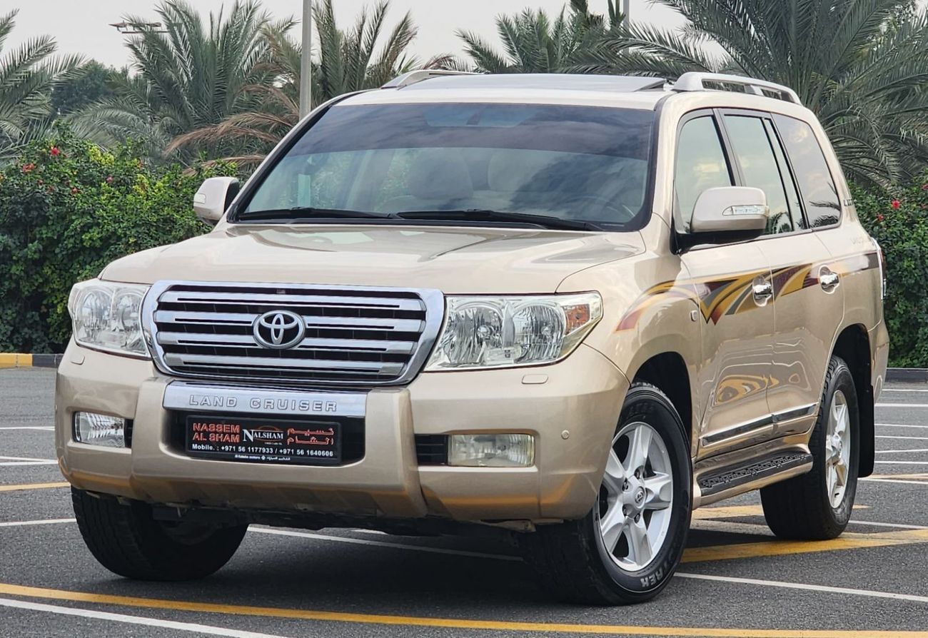 Used Toyota Land Cruiser 2011 for sale in Sharjah - 711133