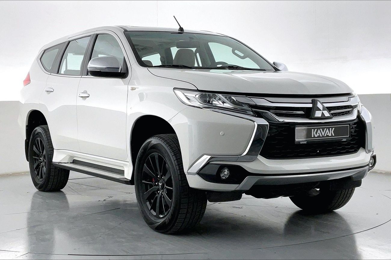 Used Mitsubishi Montero GLS Mid 2019 for sale in Dubai - 690246