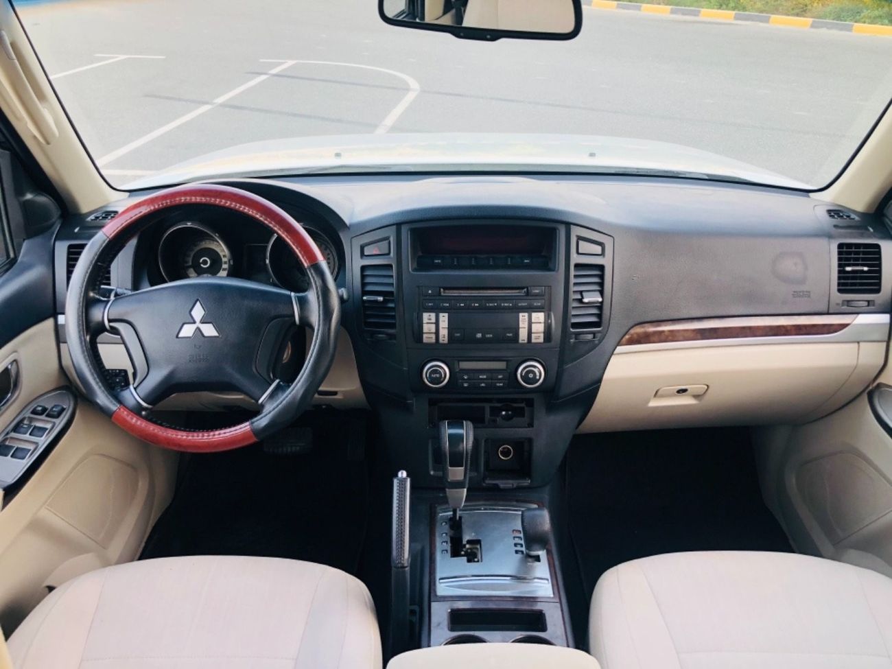 Used Mitsubishi Pajero GLS MODEL 2014 GCC PERFECT CONDITION INSIDE AND ...