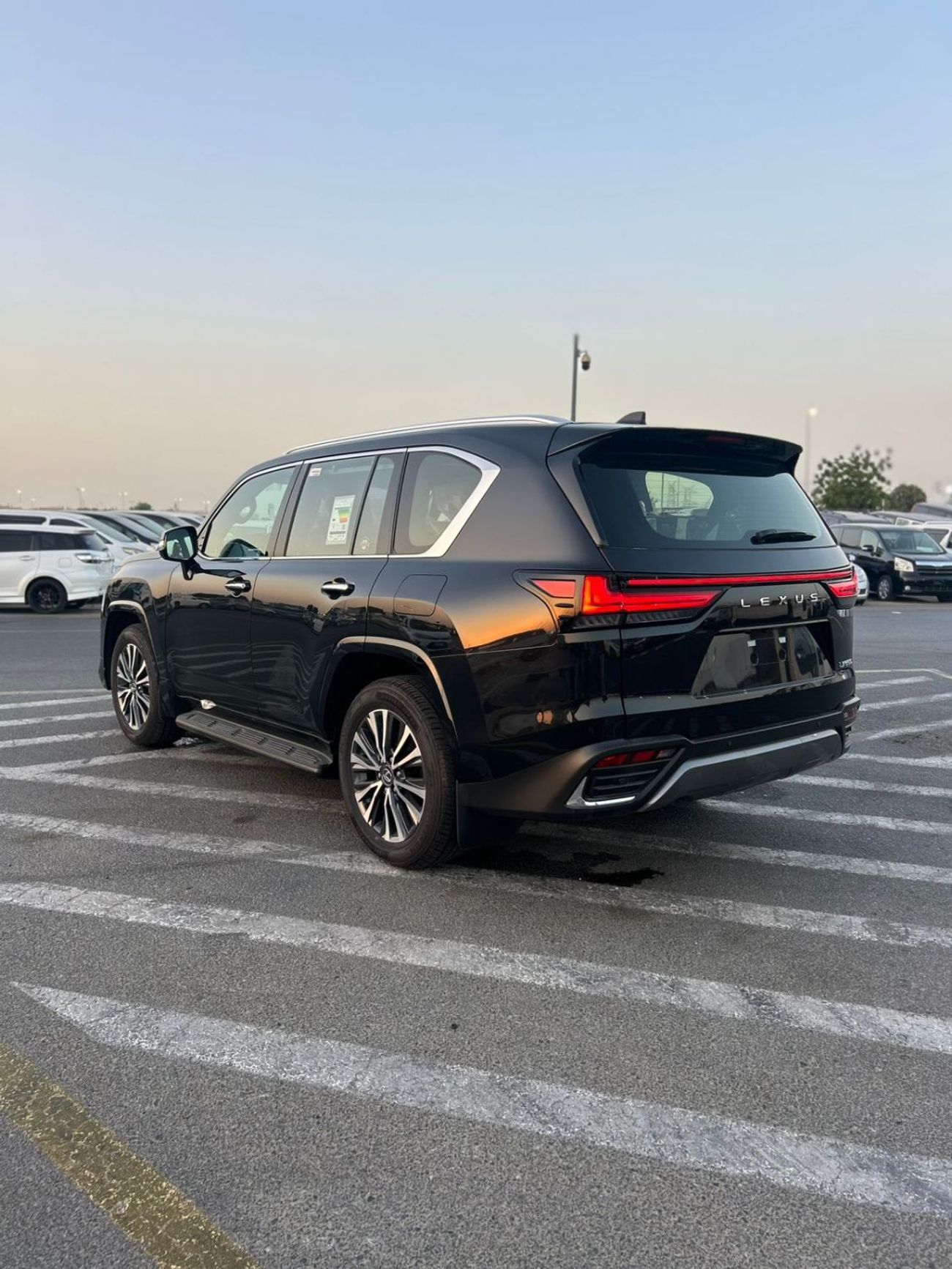 New Lexus LX600 Prestige 3.5L 2025 for sale in Dubai - 881404
