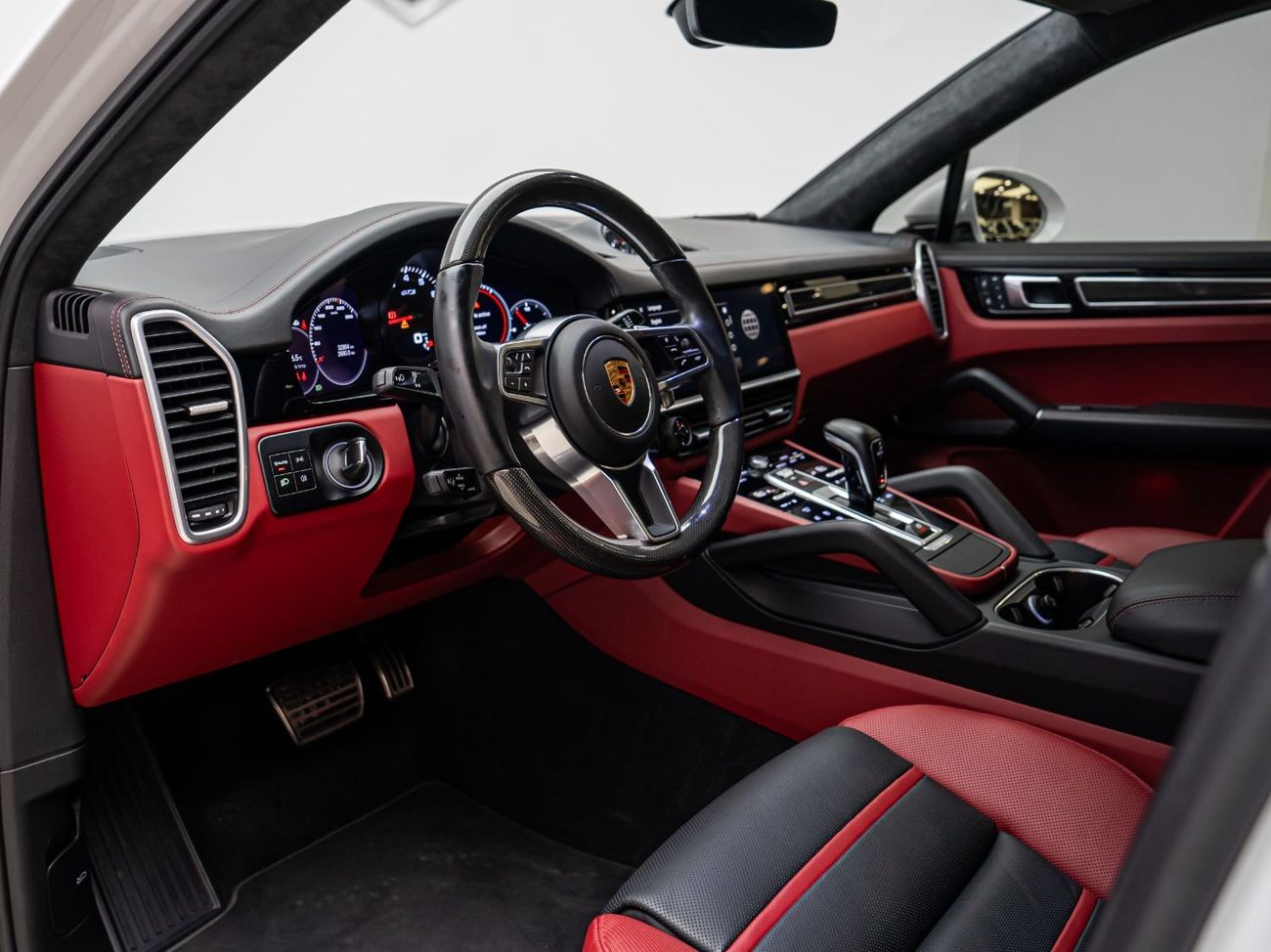 Used Porsche 718 Cayman 2022 for sale in Dubai - 724995