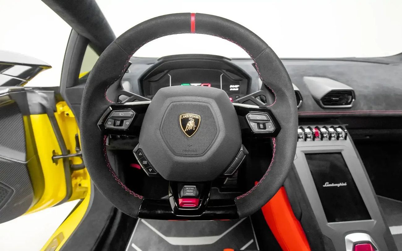 Used Lamborghini Huracan STO - GCC Spec 2022 for sale in Dubai - 860912