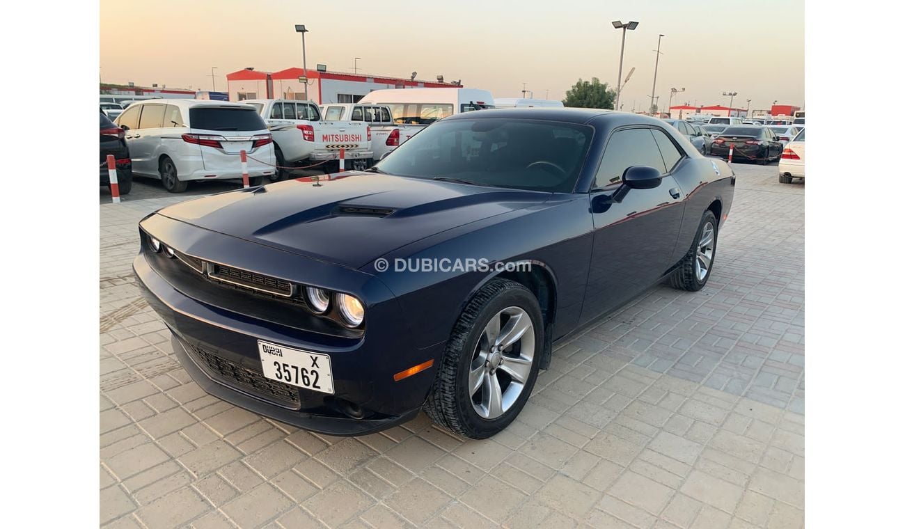 Used Dodge Challenger Challenger V6 2015 for sale in Dubai - 471777