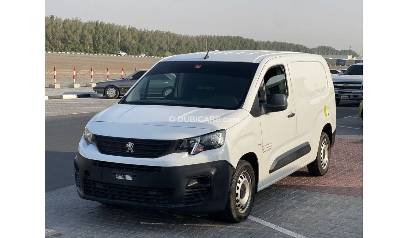 Used Peugeot Partner 2020 I Van I Ref#387 2020 for sale in Sharjah - 633562