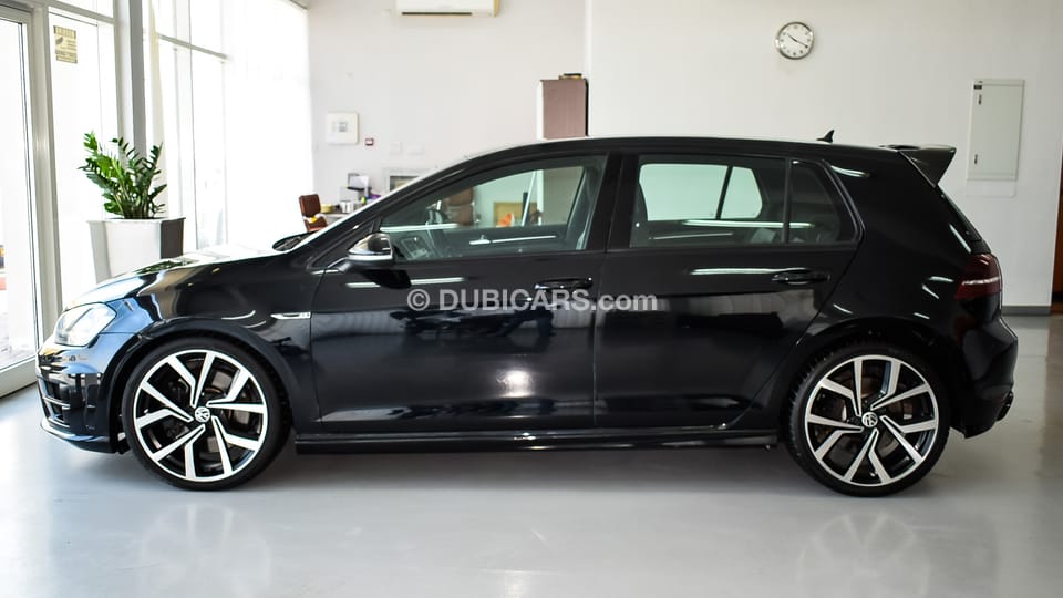 Volkswagen Golf R for sale: AED 75,000. Black, 2017