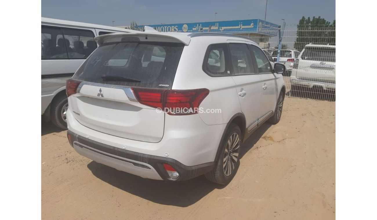 New Mitsubishi Outlander 4x4 screen camera 2020 for sale in Dubai - 311900