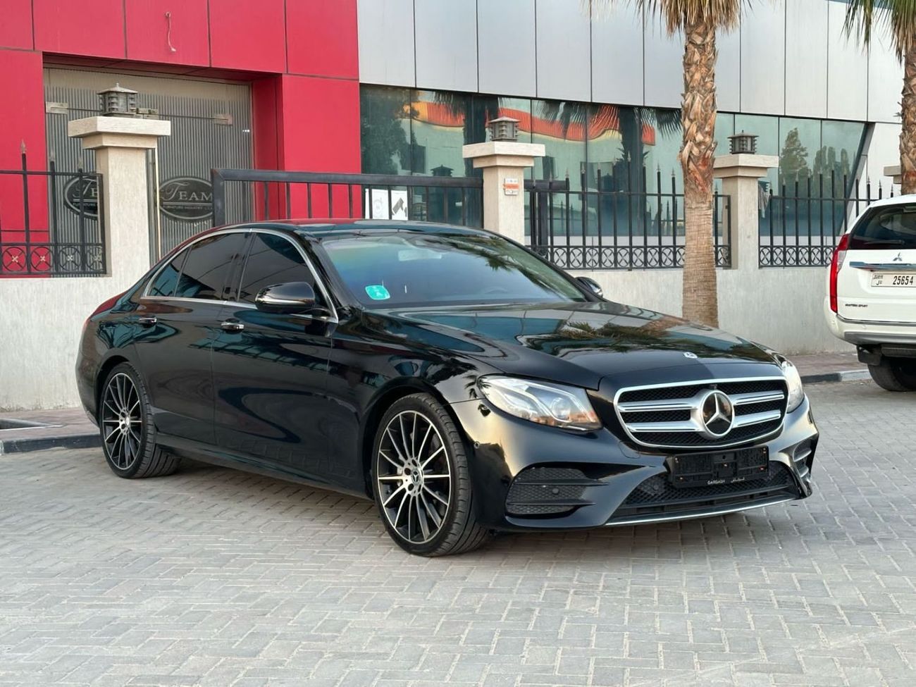 Used Mercedes-Benz E 350 Std 2019 for sale in Dubai - 718885