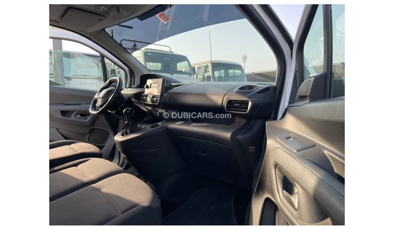Used Peugeot Partner 2020 I Van I Ref#387 2020 for sale in Sharjah - 633562