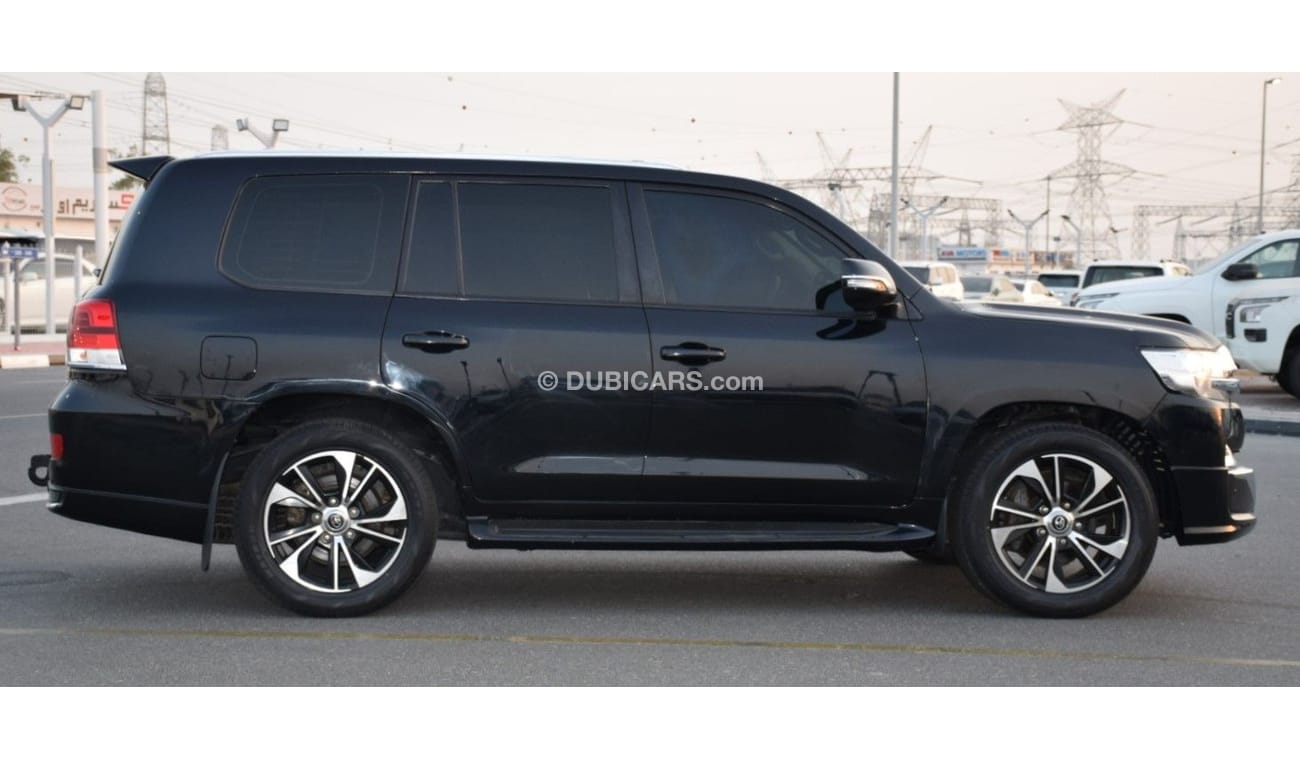 Used Toyota Land Cruiser 2016 for sale in Dubai - 756900