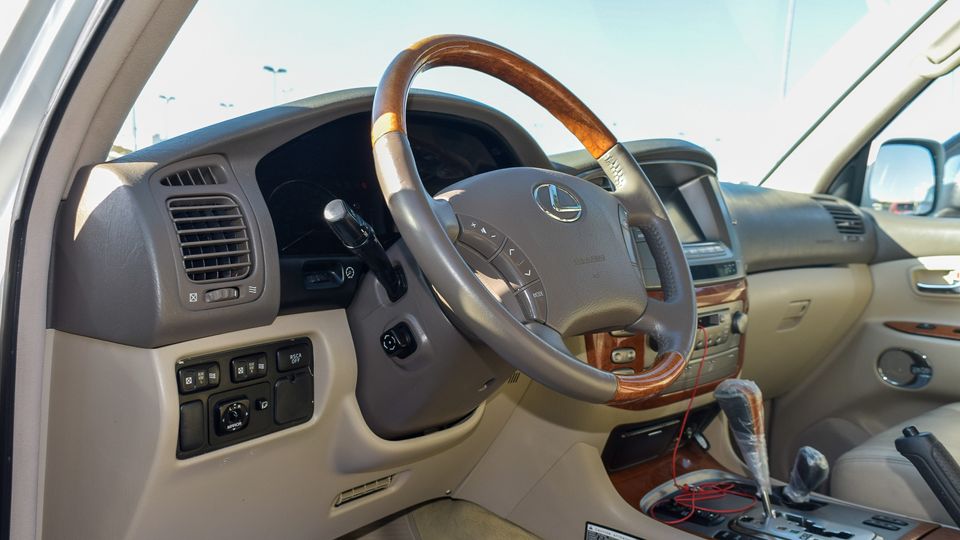 Used Lexus LX 470 2014 for sale in Sharjah - 311323