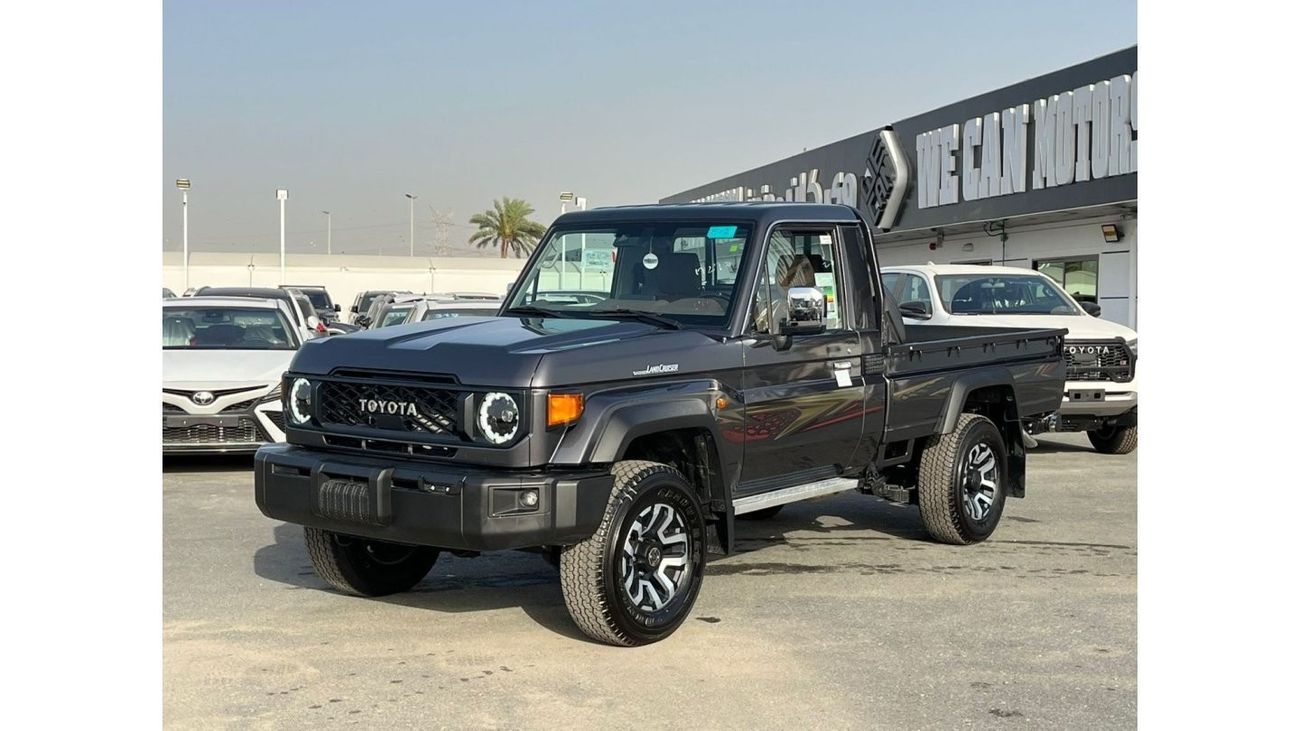 New Toyota Land Cruiser Pick Up LC79 SC PICKUP FULL 4.0L PTR A/T 2024 for sale in Dubai - 745029