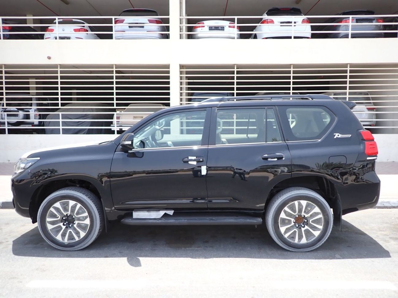 جديدة تويوتا برادو TOYOTA PRADO 2023 TXL 2.7L BLACK/BLACK 2023 للبيع في دبي - 603469