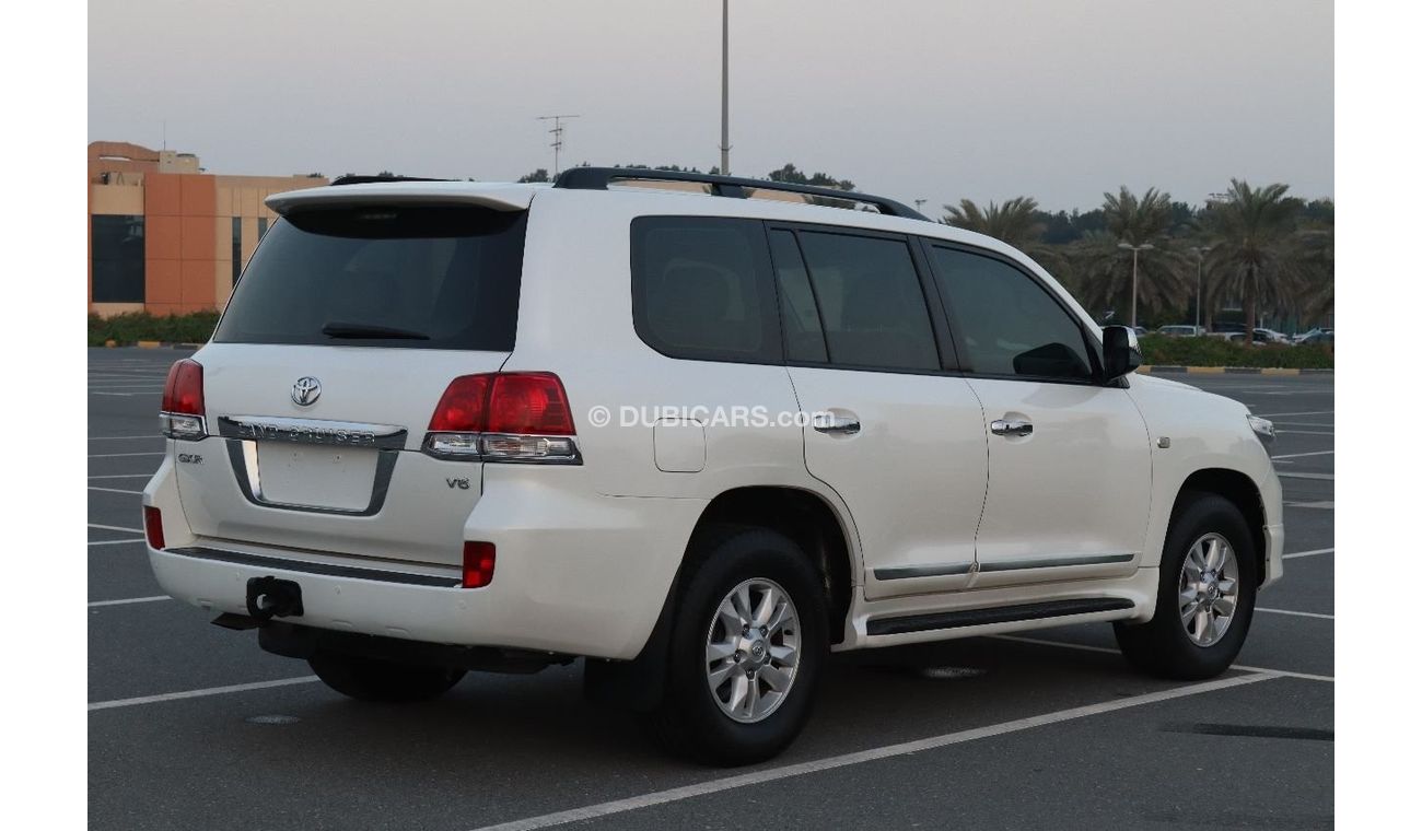 Used Toyota Land Cruiser Gxr v6 2011 for sale in Sharjah - 555354