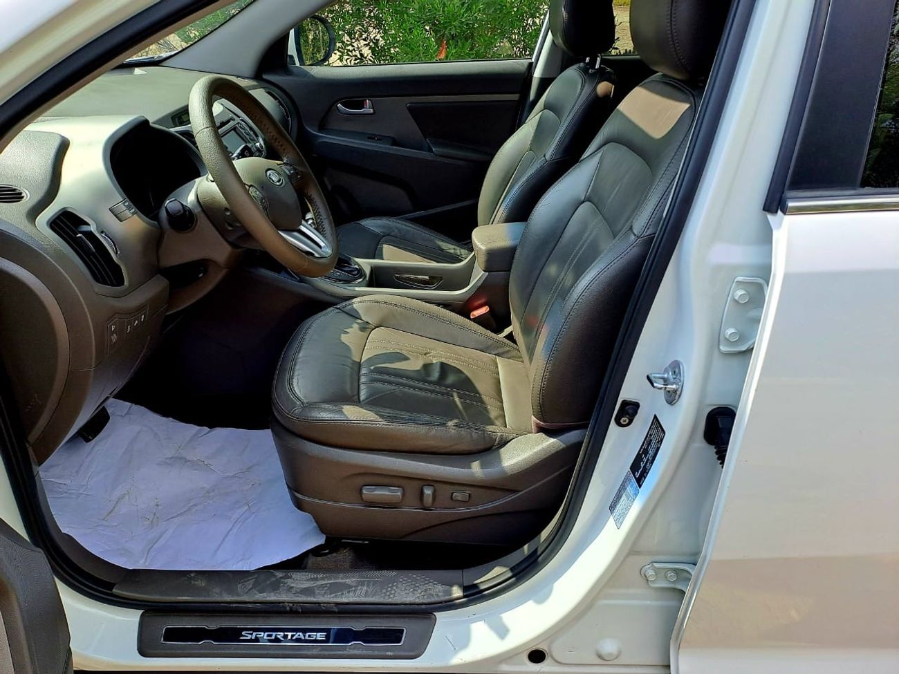Used Kia Sportage LX GCC l 2.4L l Panoramic, Cruise, Leather l Accident ...